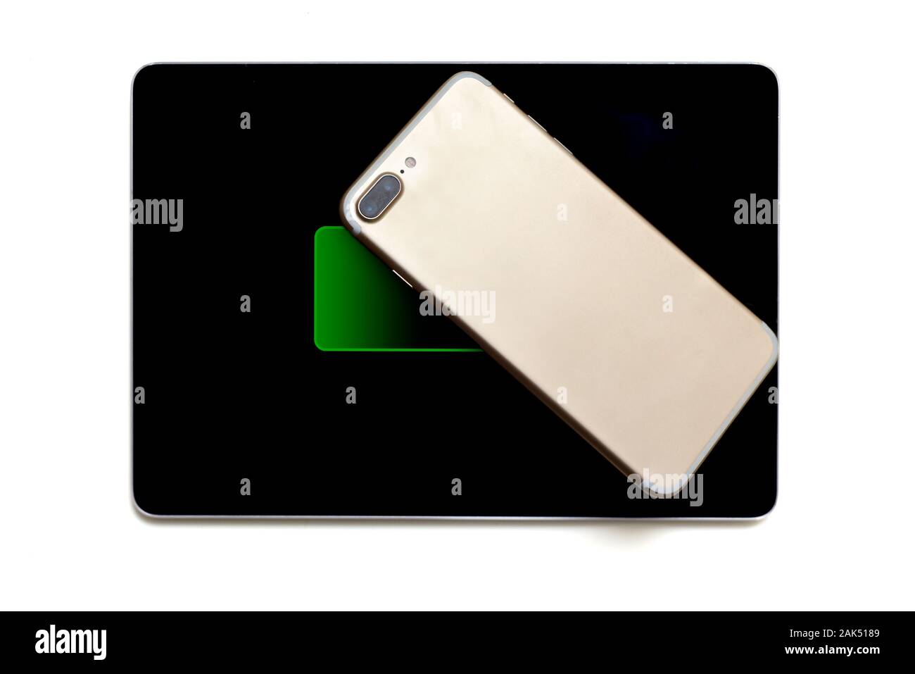 Mobile phone charging wirelessly by sharing battery via device to ...