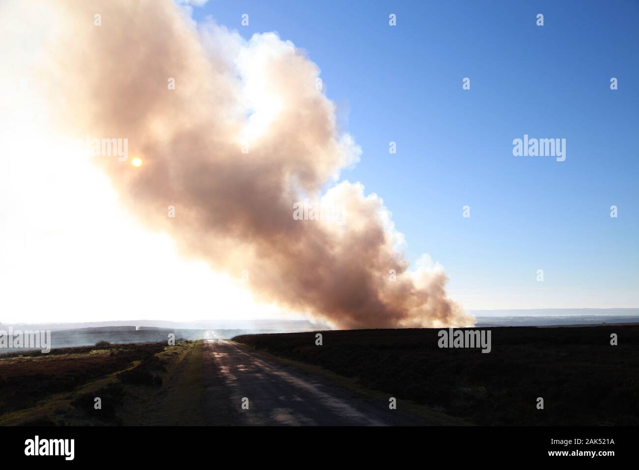 Wildfires australia fire flames bush bush fire hi-res stock photography ...