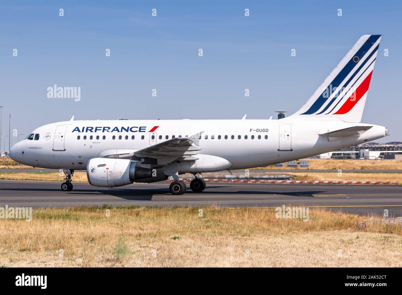 Airbus a318 neo hi-res stock photography and images - Alamy