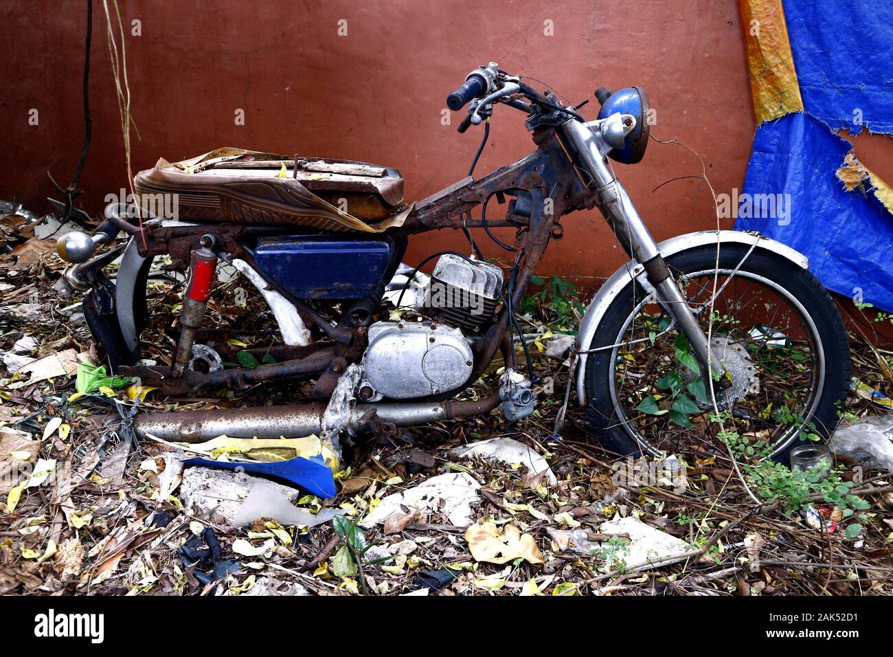 Broken Scooter Stock Photos & Broken Scooter Stock Images - Alamy