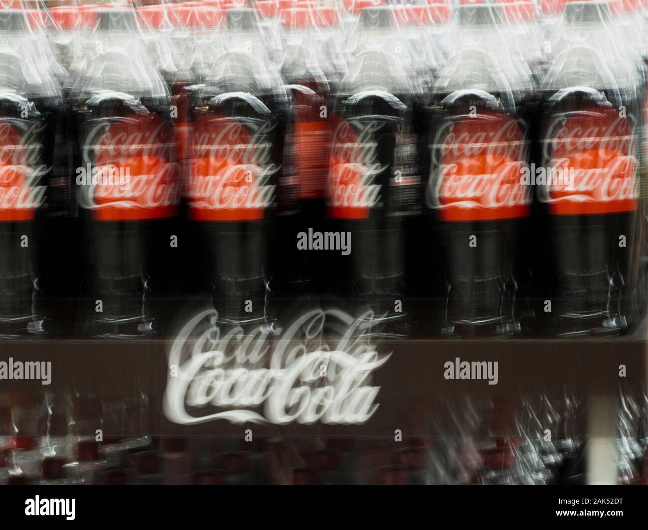 Cans Of Coke Zero High Resolution Stock Photography and Images - Alamy