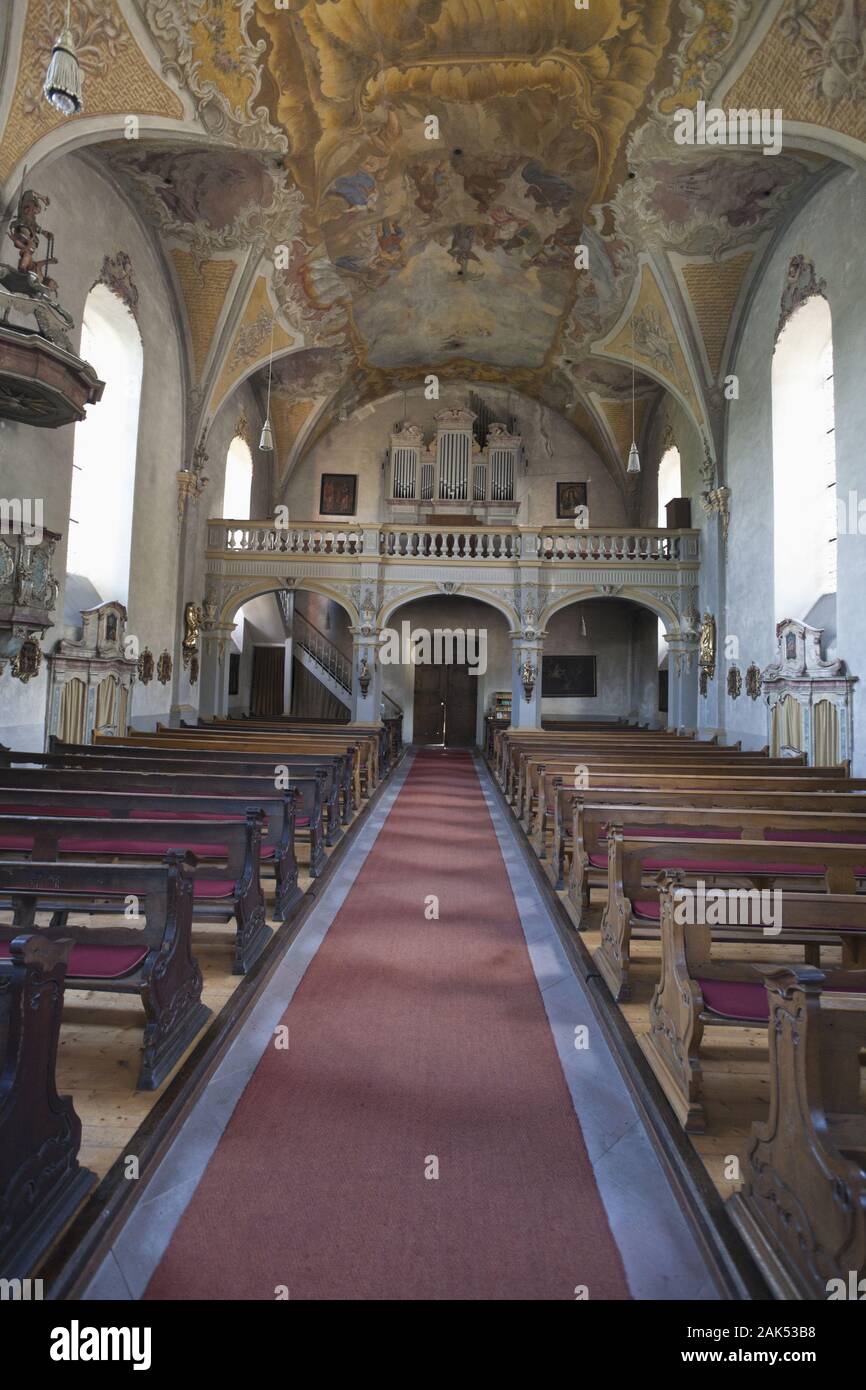 Piesport: Innenansicht der Rokokokirche St. Michael, Mosel | usage ...