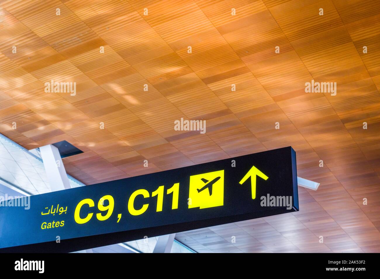 Airport departure gates hi-res stock photography and images - Alamy