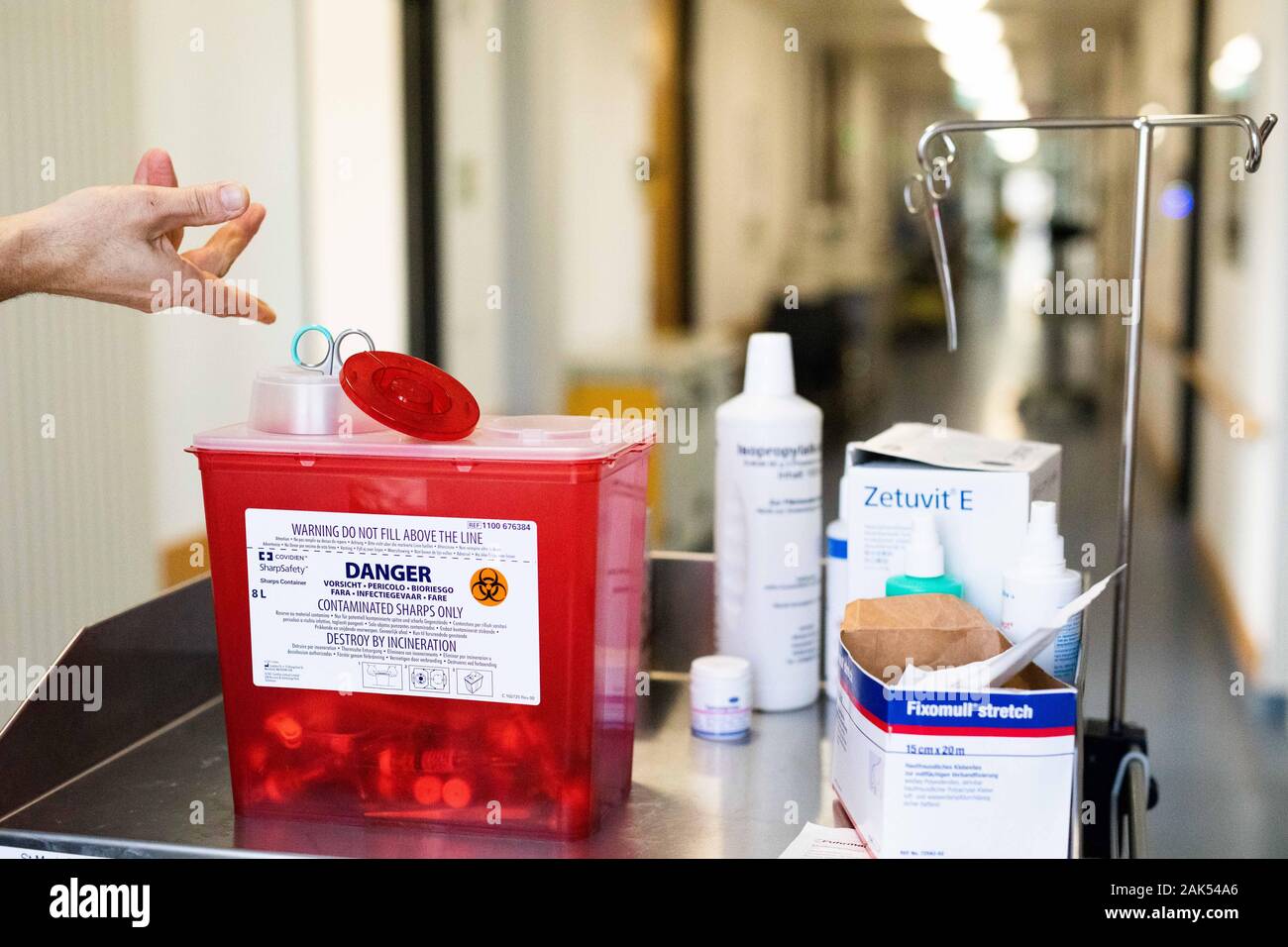 Collecting cutlery hi-res stock photography and images - Alamy