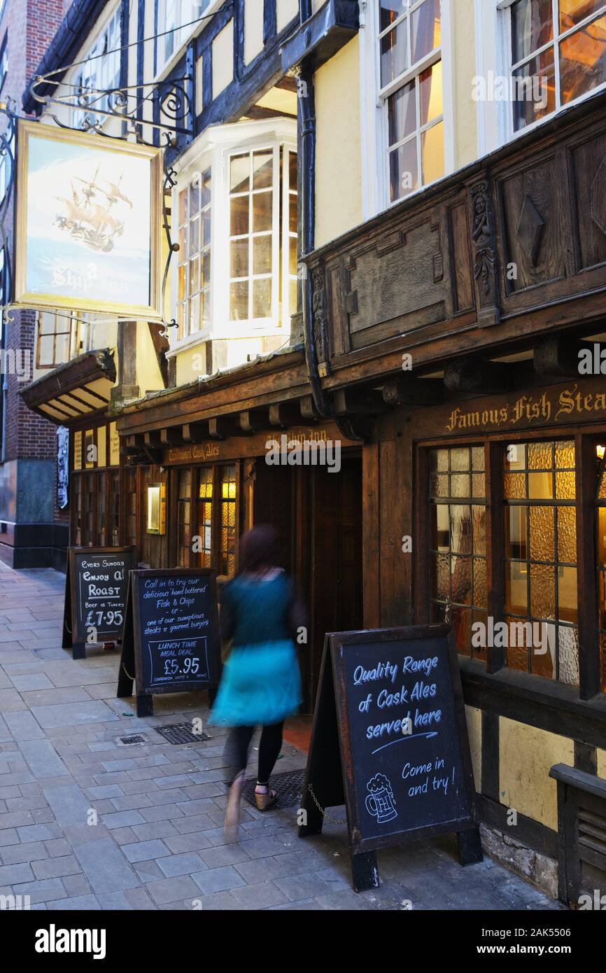 Exeter: "Ship Inn Pub" in der Martin s Lane, Suedengland | usage ...