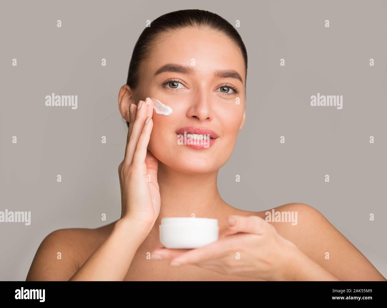 Daily routine girl hi-res stock photography and images - Alamy