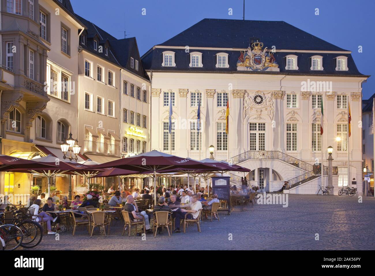 Restaurants und cafes hi-res stock photography and images - Alamy