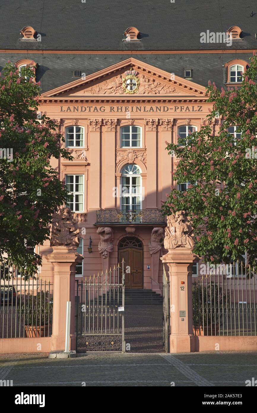 Deutschhaus hi-res stock photography and images - Alamy