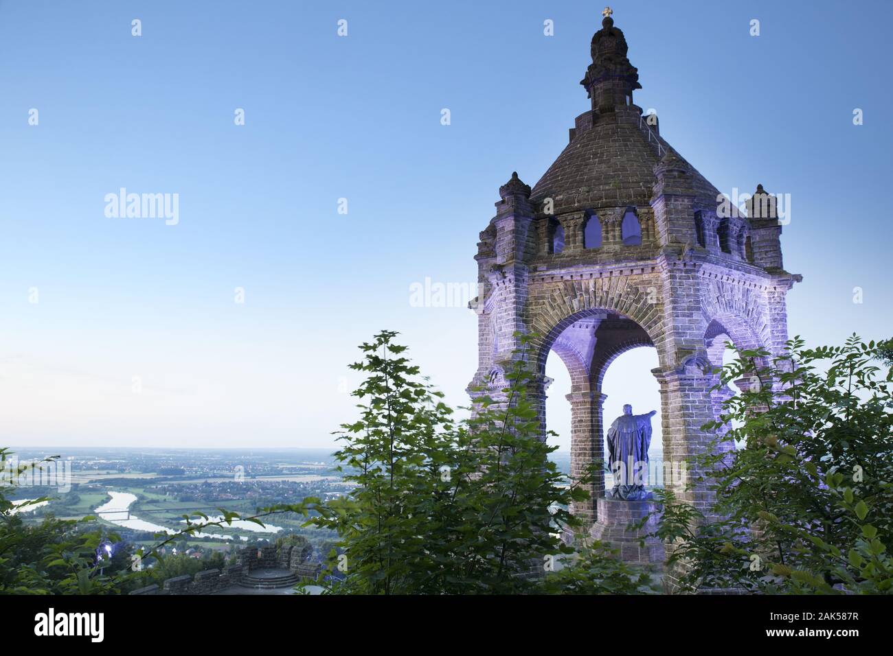 Porta Westfalica: Kaiser-Wilhelm-Denkmal an der Ostecke des ...