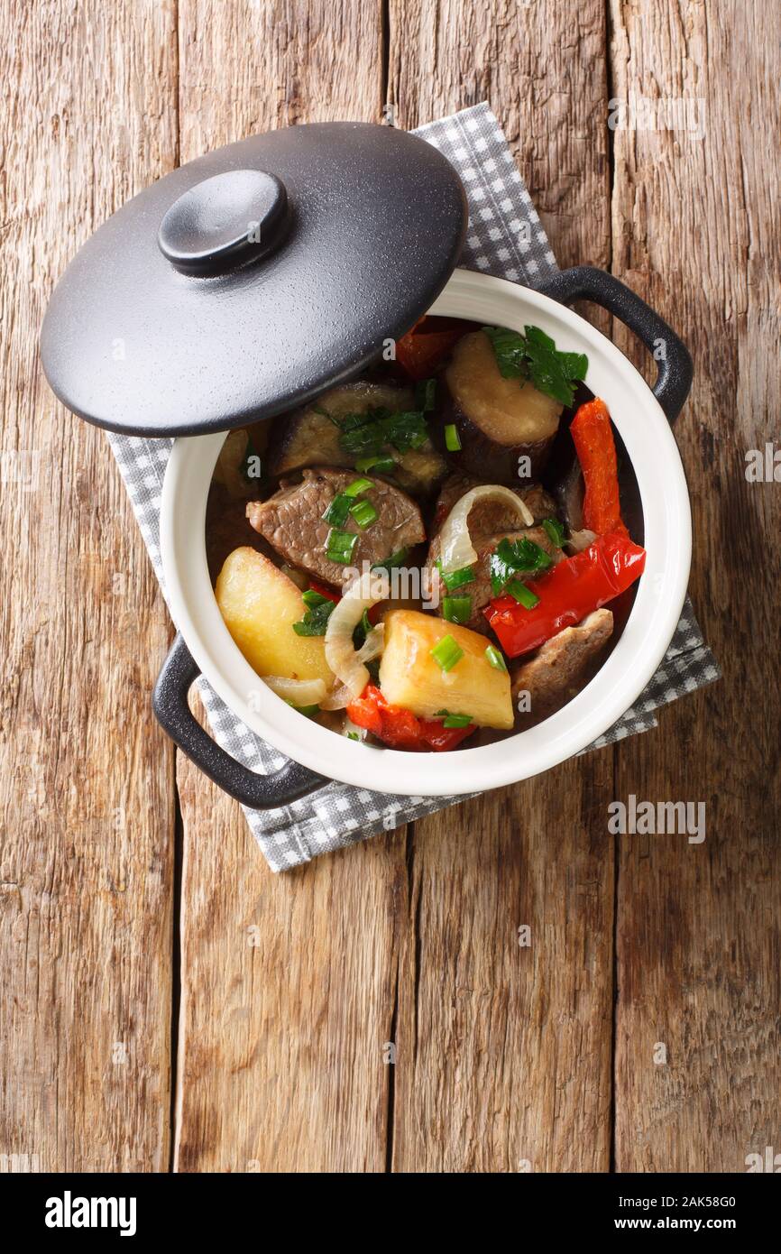 Chanakhi traditional georgian dish lamb hi-res stock photography and ...