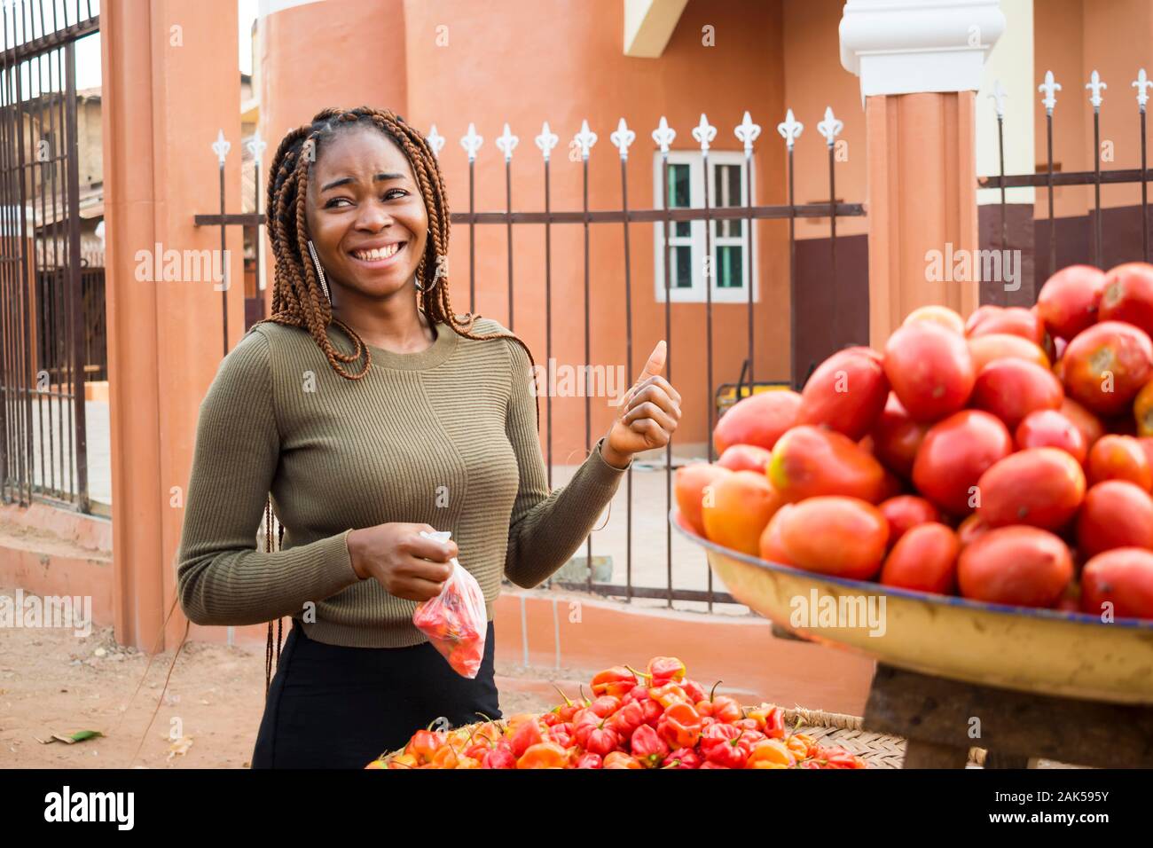 Girl selling food items hi-res stock photography and images - Alamy
