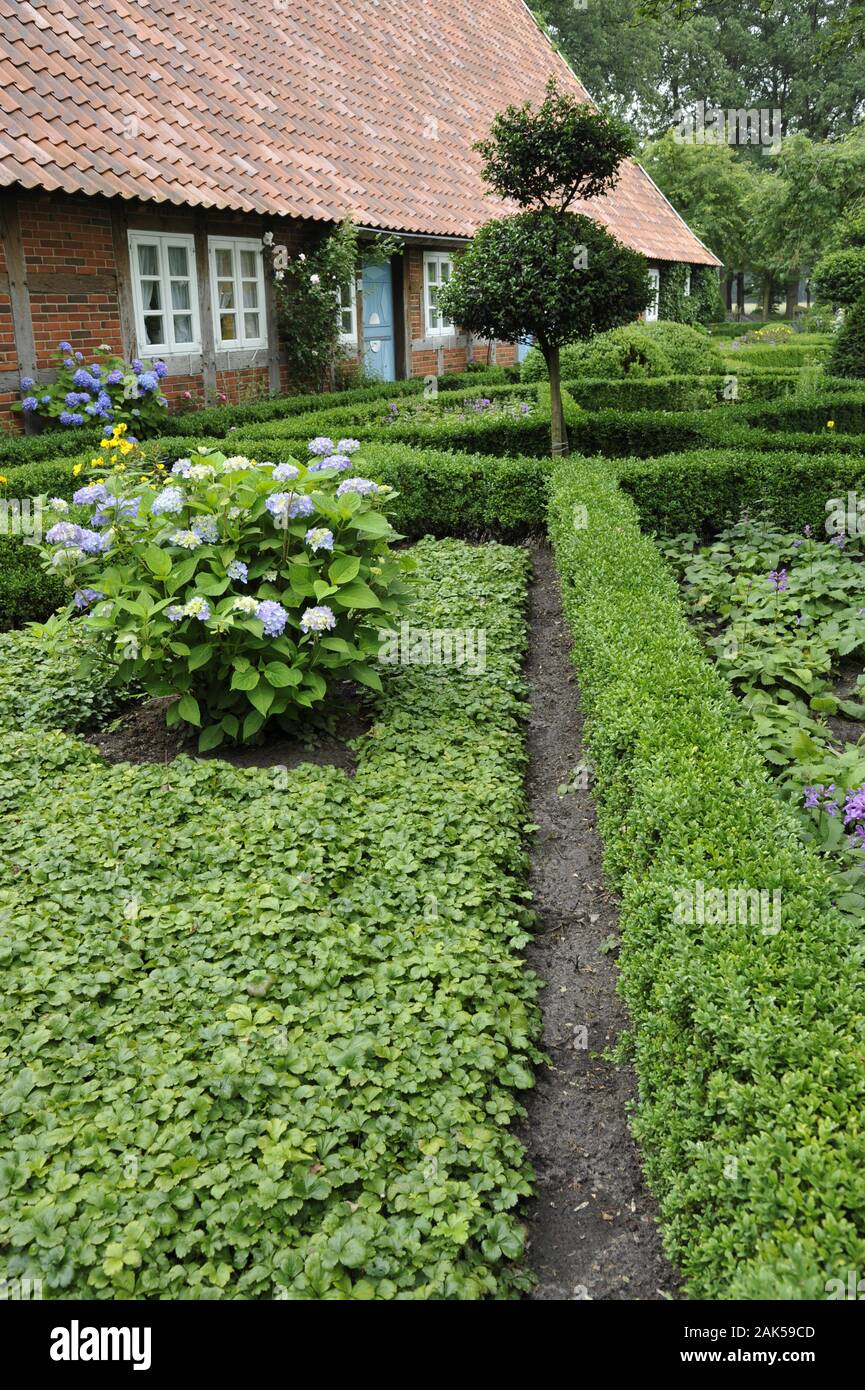 Rieste: "Rohde's Heuerhaus Garten", Osnabruecker Land | usage worldwide ...