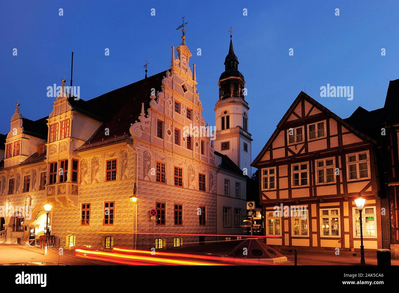 Celle: Altes Rathaus am Markt mit Stadtkirche St. Marien | usage ...