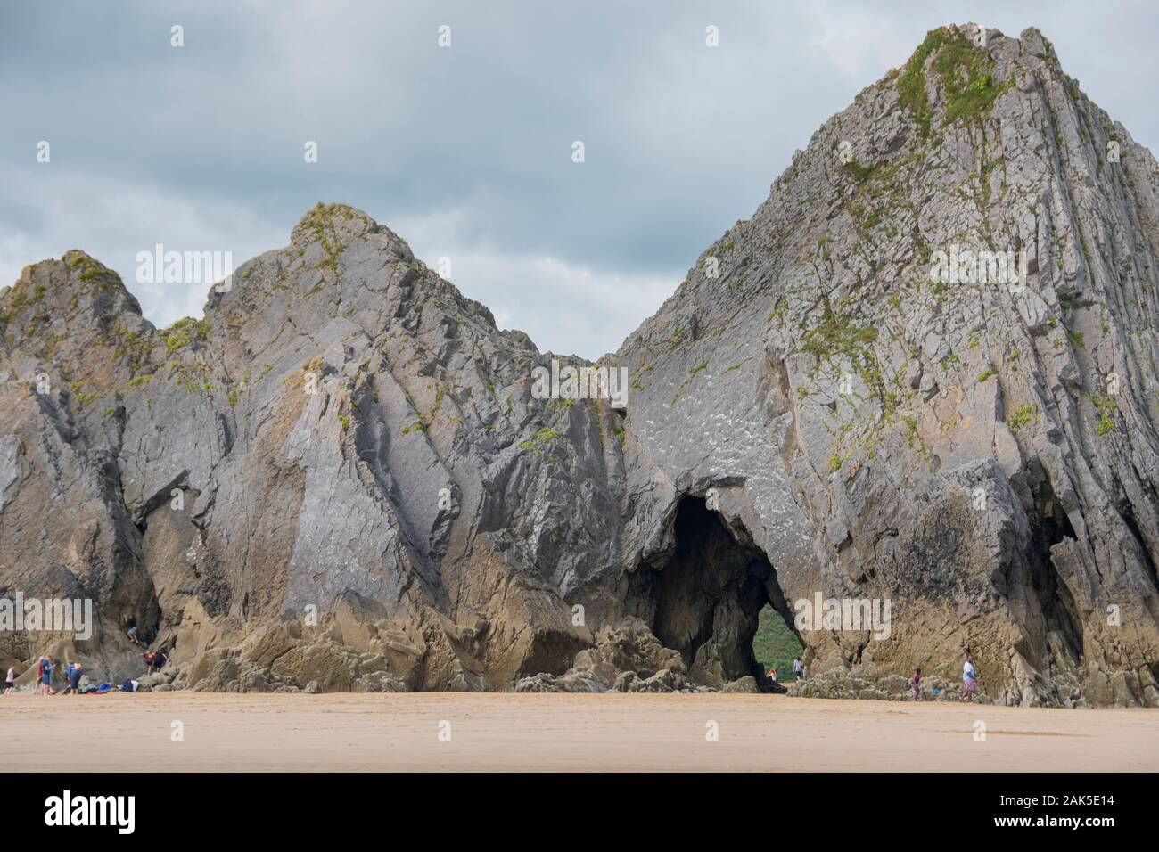 Craggy cliff cliffs hi-res stock photography and images - Alamy