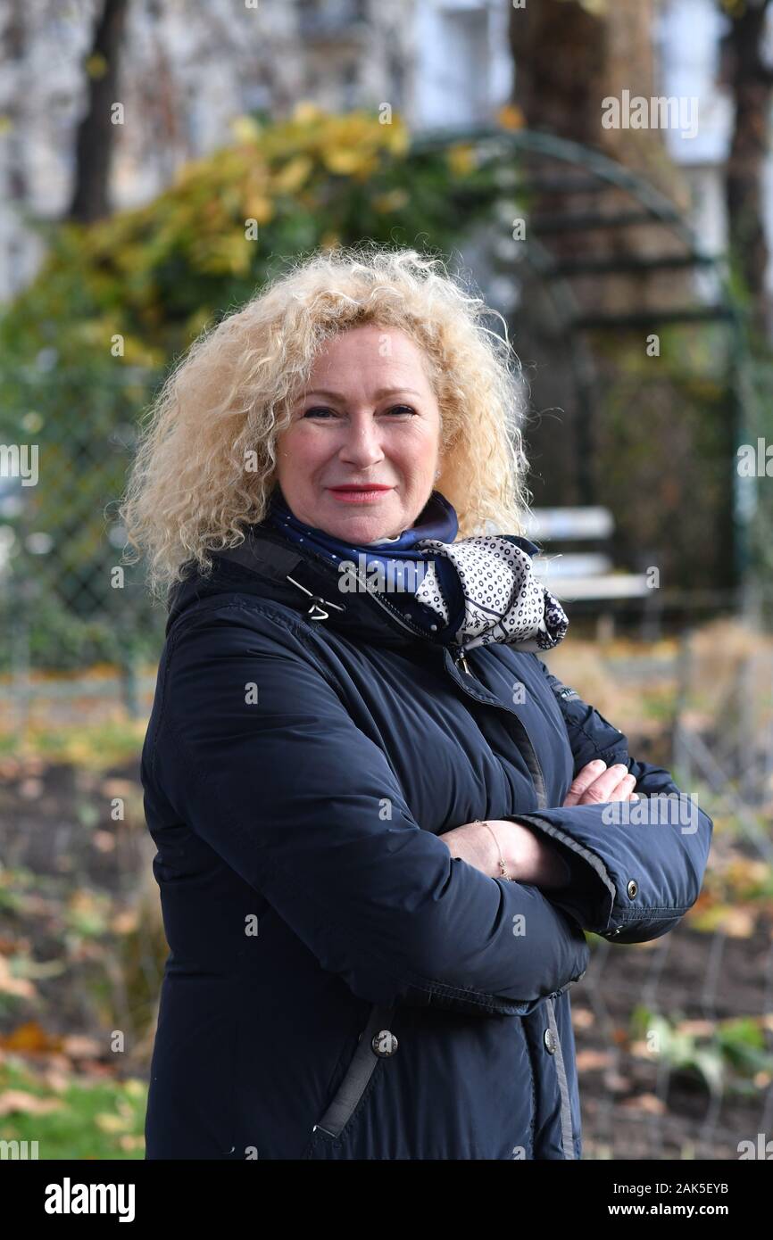 Charlottenburg, Germany. 19th Nov, 2019. Gabi Decker, cabaret artist ...