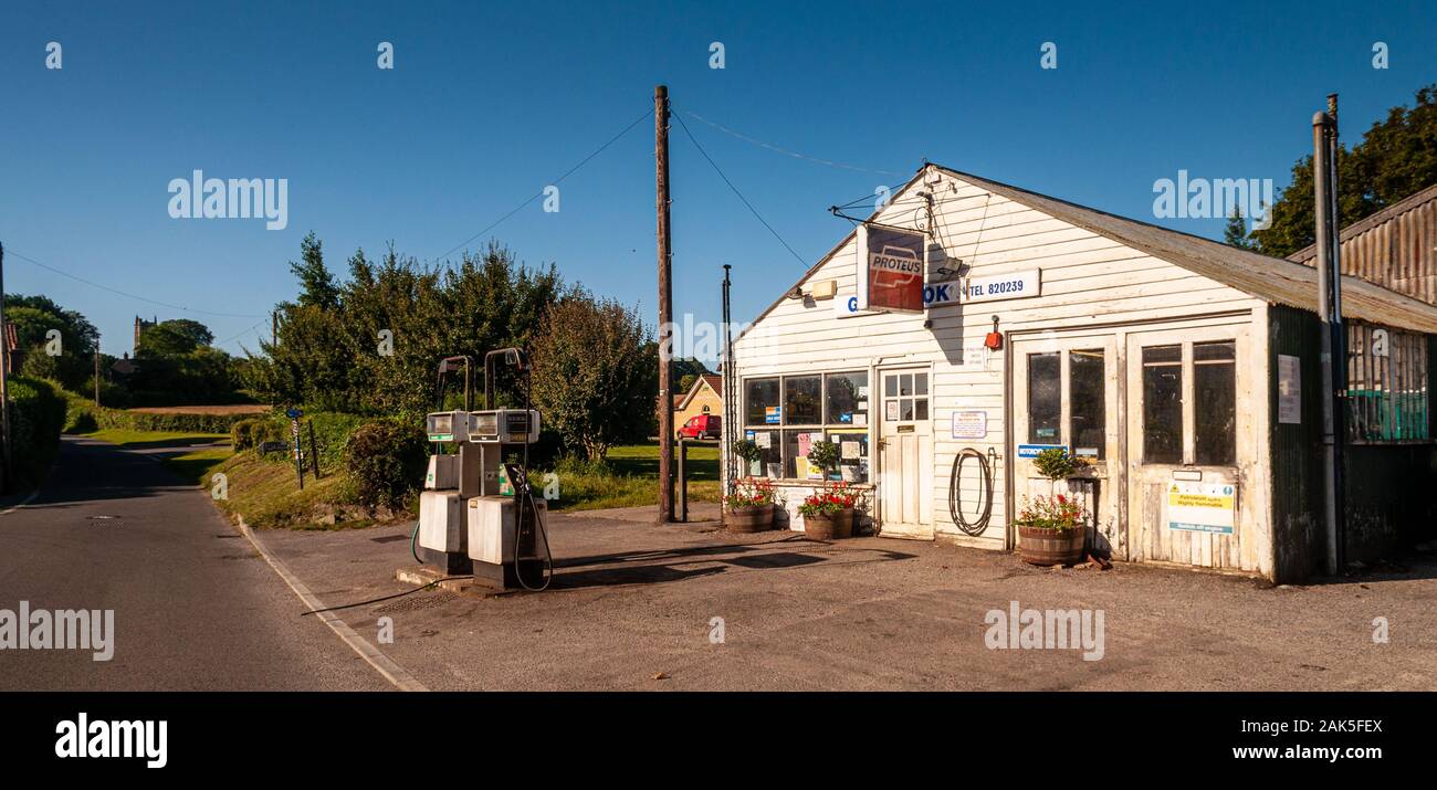 Petrol station uk country hi-res stock photography and images - Alamy