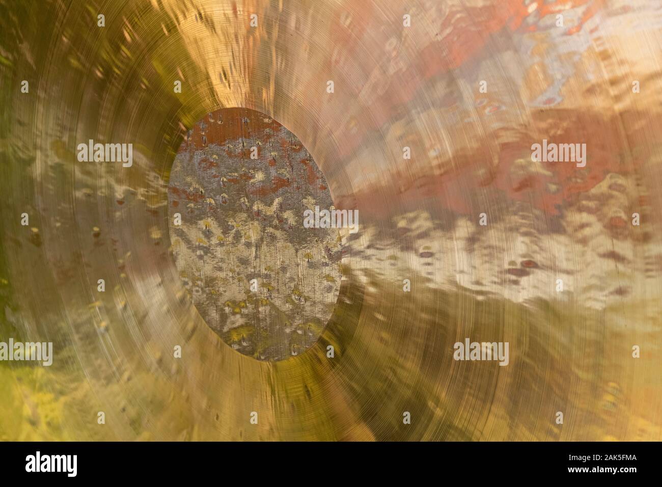 Chau gong hi-res stock photography and images - Alamy