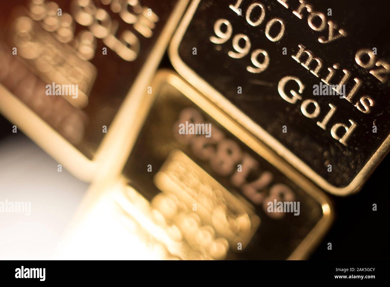 One ounce gold bar hi-res stock photography and images - Alamy