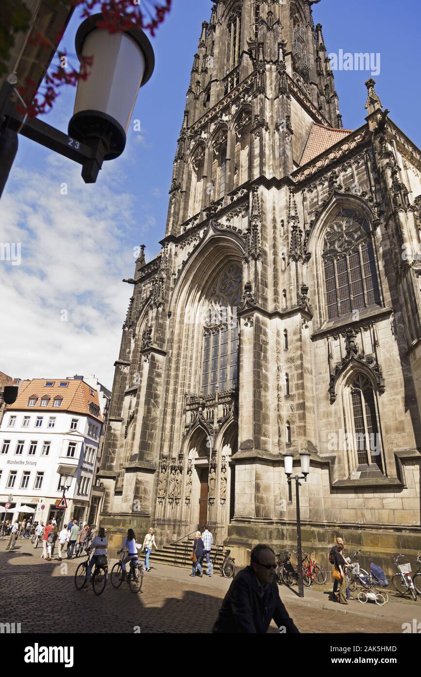 St lambertikirche hi-res stock photography and images - Alamy