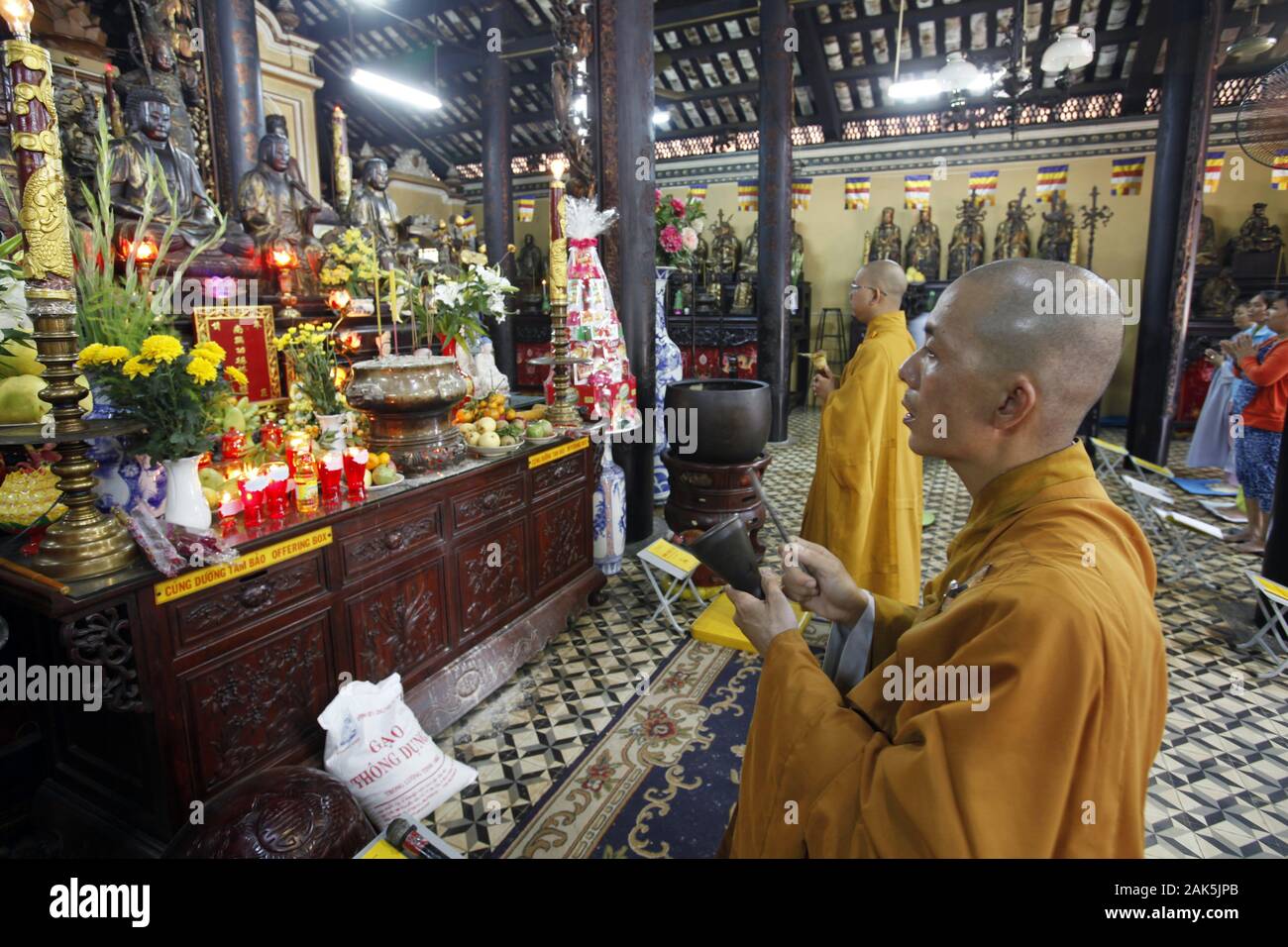 Giac lam temple hi-res stock photography and images - Alamy