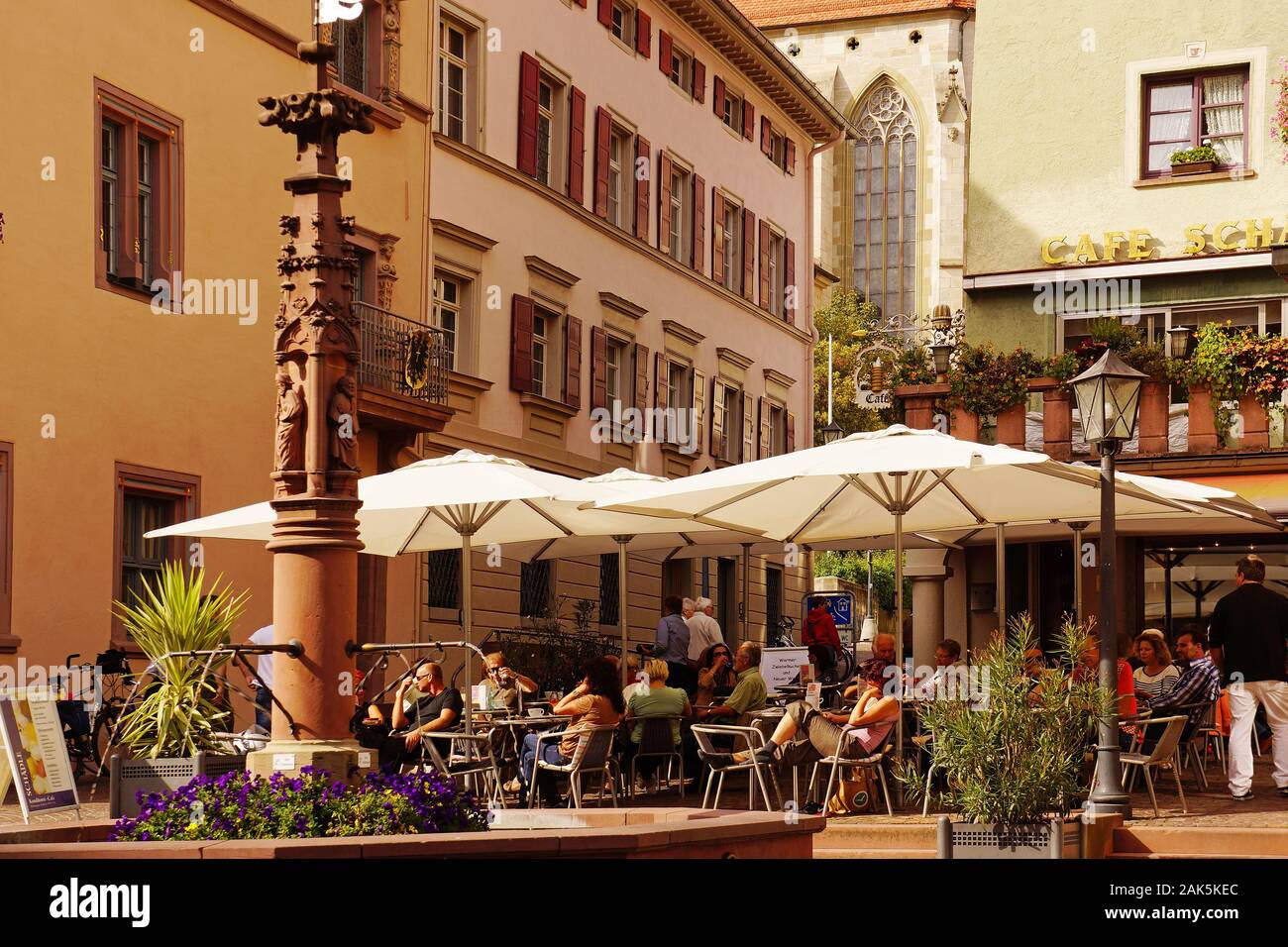 Rottweil: Hauptstrasse, Cafe Schaedle und Apostelbrunnen, Schwarzwald ...