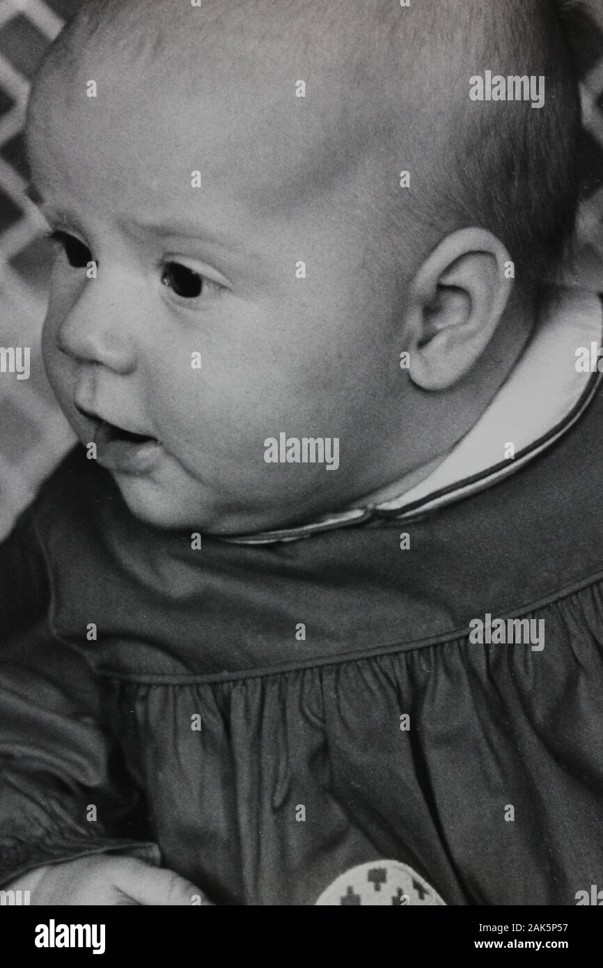 Baby portrait 1970s hi-res stock photography and images - Alamy