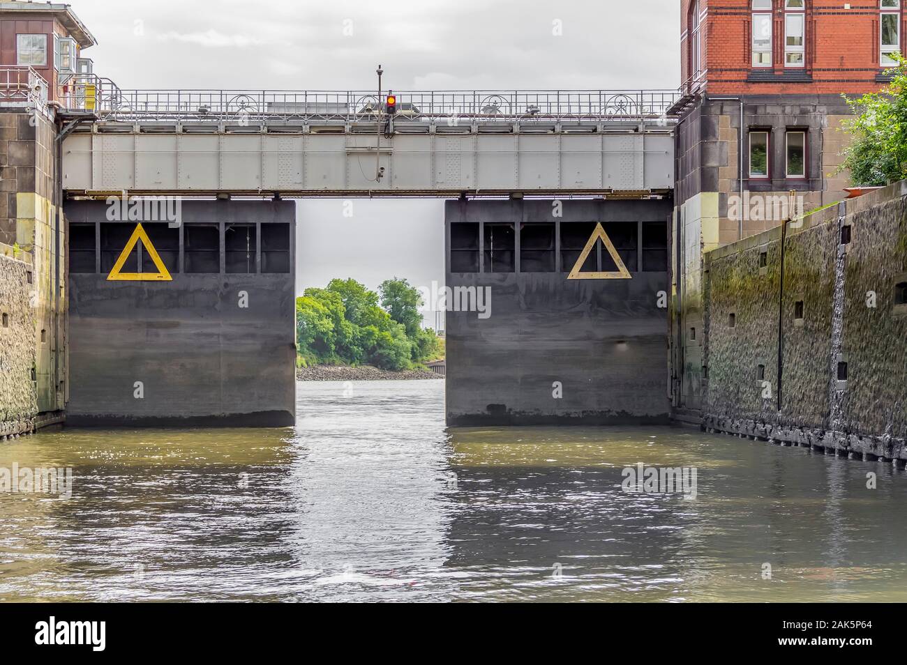 Open sluice gate hi-res stock photography and images - Alamy