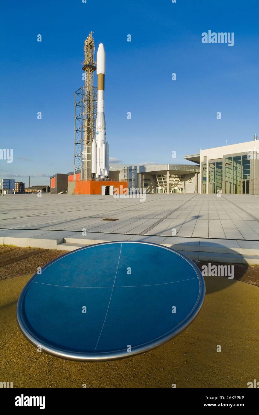 Bremen/Stadtteil Groepelingen: Nachbau einer Ariane 44LP Rakete im ...