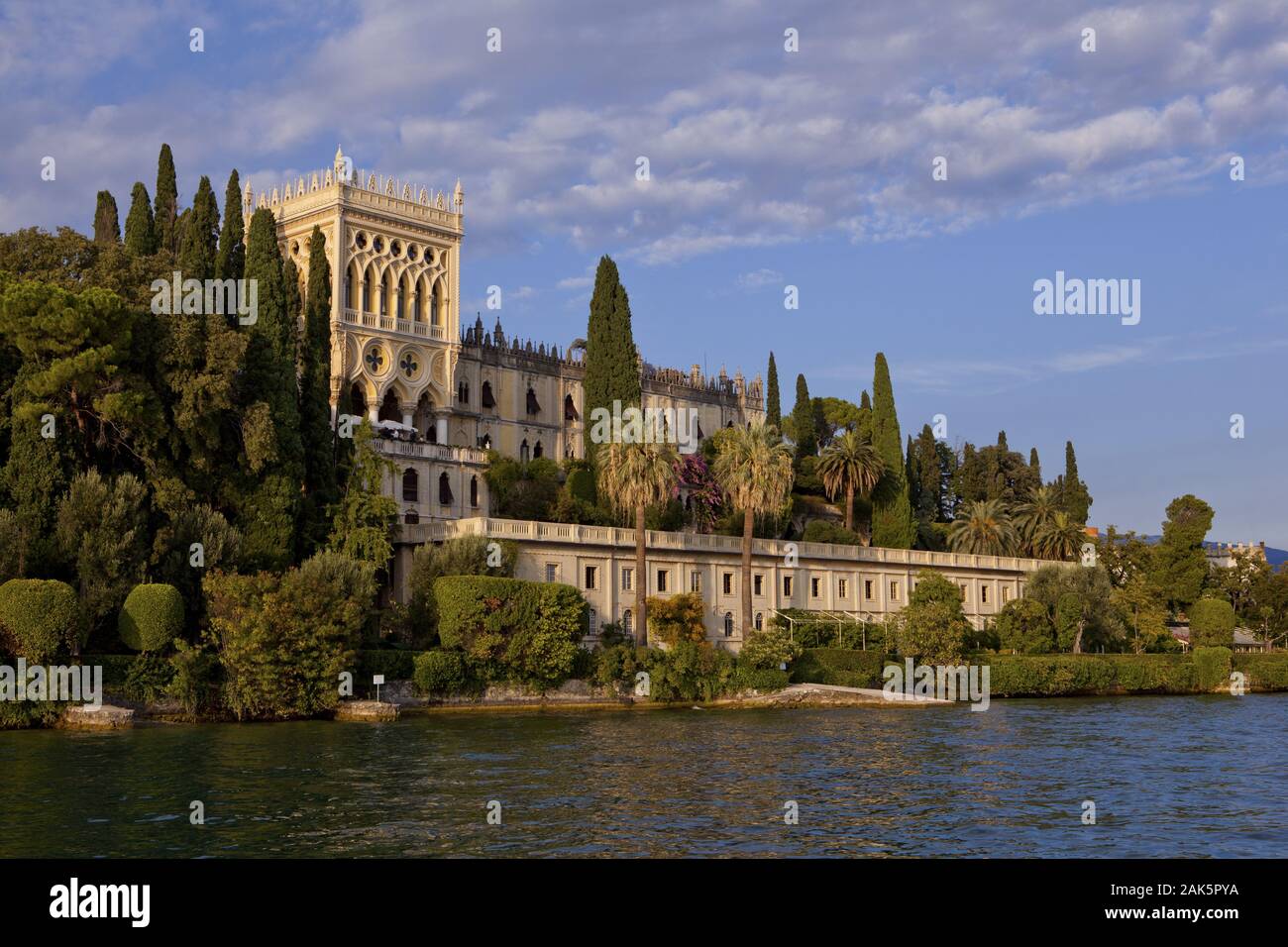 Isola del Garda: Villa und Parkanlagen der Grafen Borghese-Cavazza ...