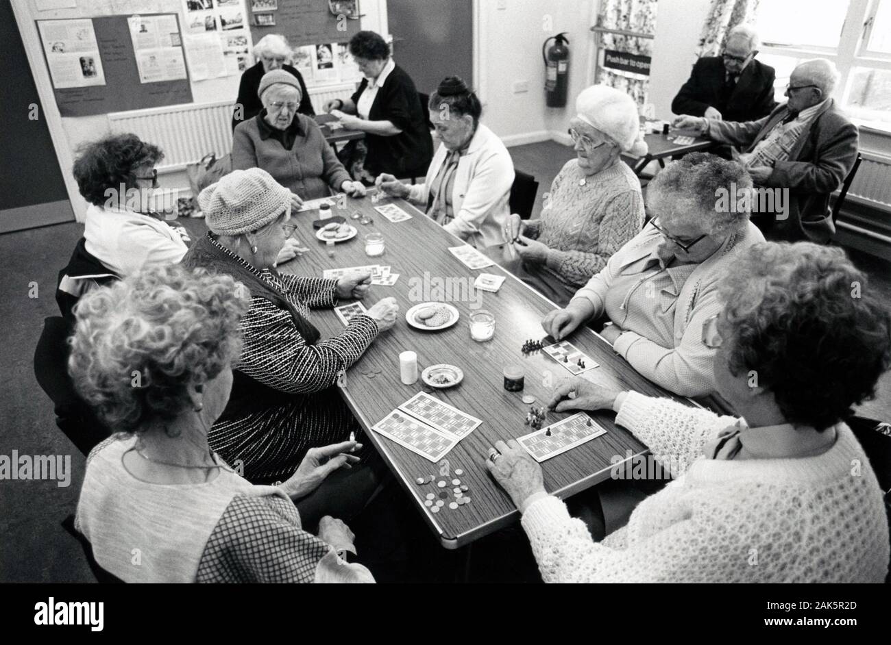 Edwards Lane Community Centre bingo, Nottingham UK 1989 Stock Photo - Alamy