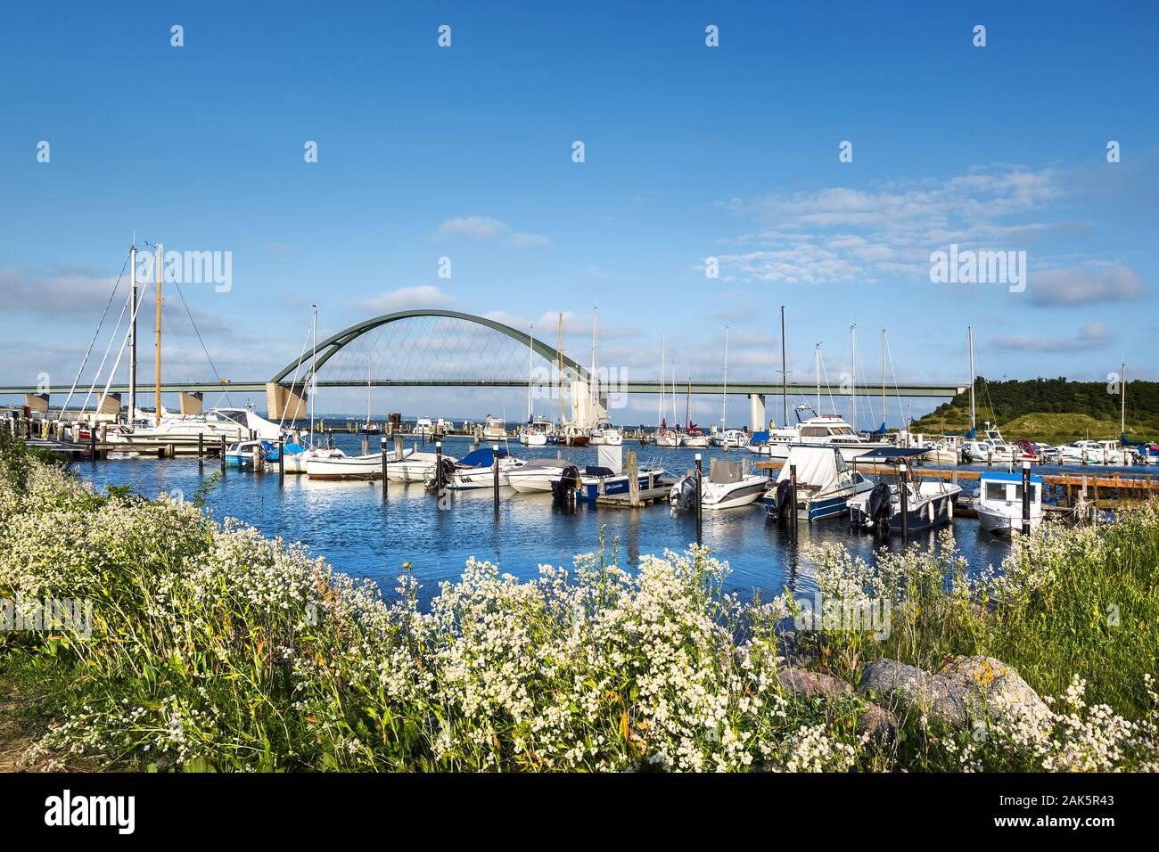 Insel Fehmarn: Fehmarnsundbruecke, verbindet die Insel mit dem Festland ...