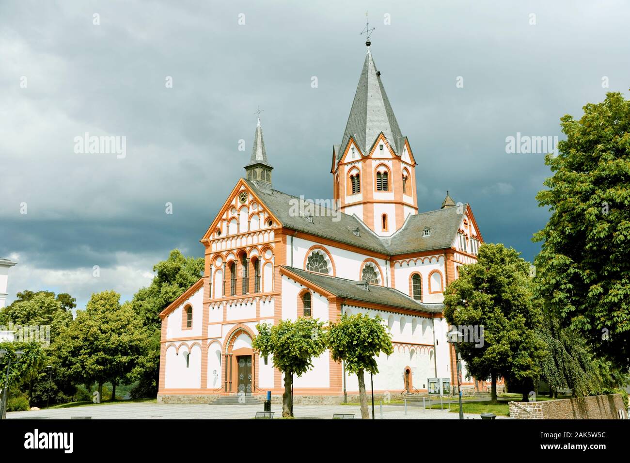 Sinzig: Stadtpfarrkirche St. Peter, Eifel | usage worldwide Stock Photo ...