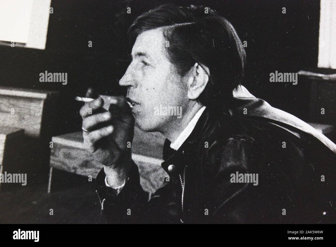 1970s man smoking a cigarette hi-res stock photography and images - Alamy