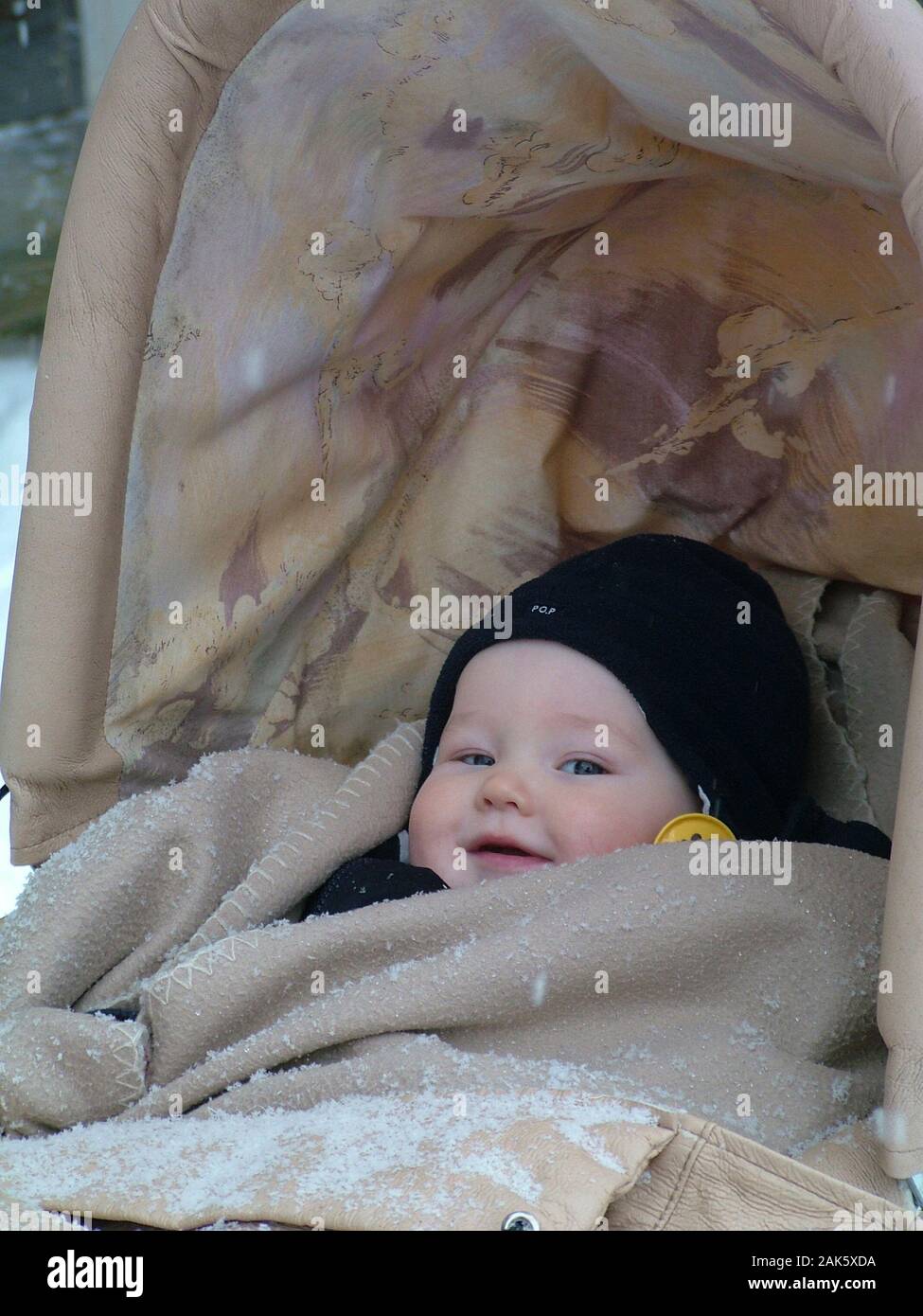 Infant in stroller hi-res stock photography and images - Alamy