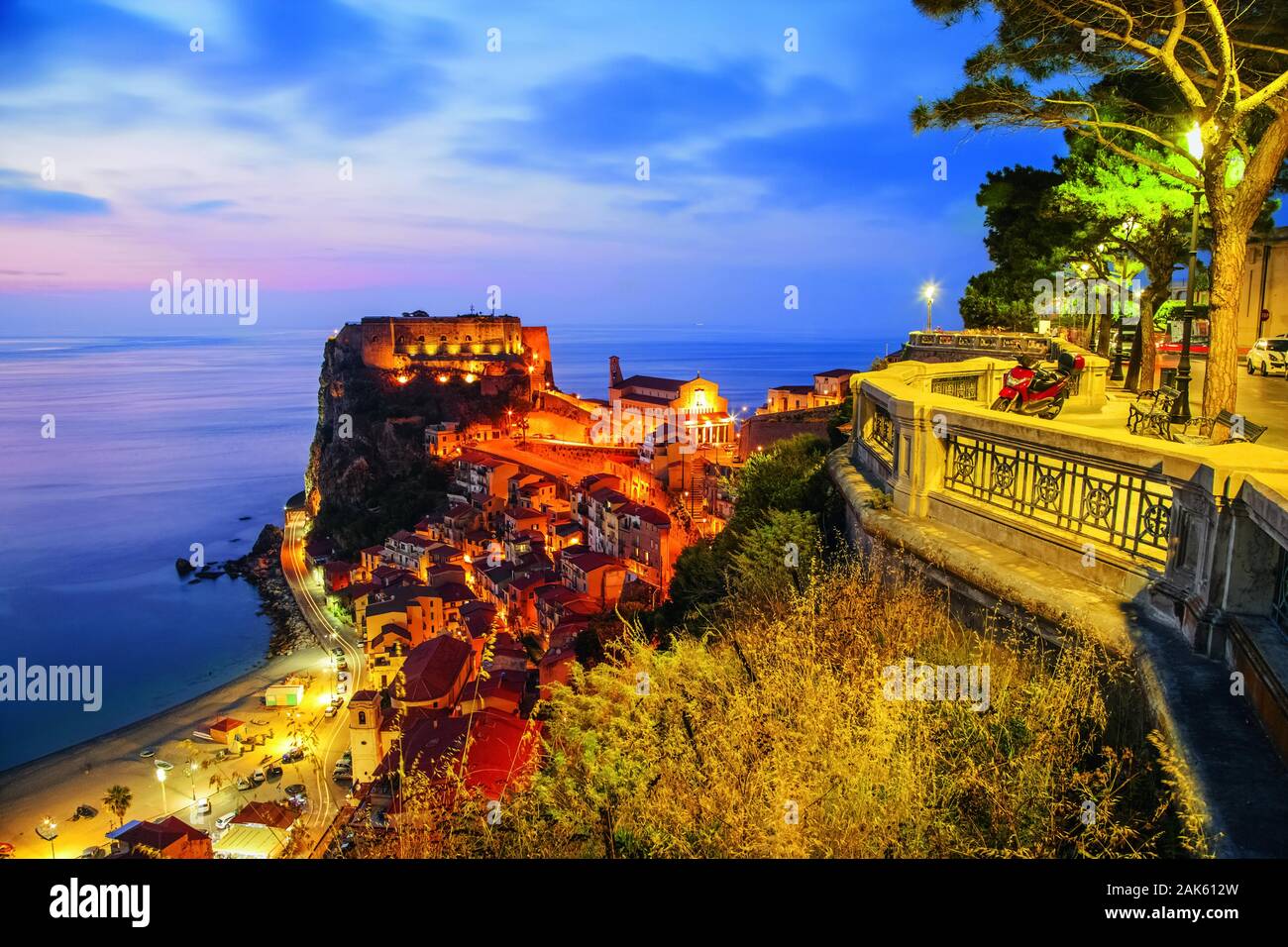 Castello ruffo hi-res stock photography and images - Alamy