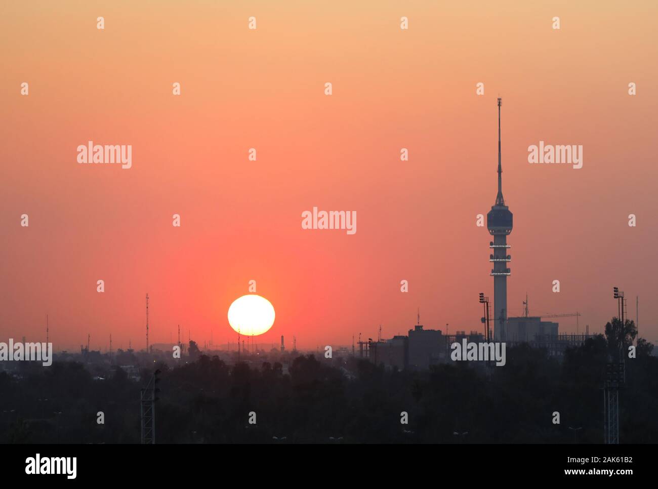 Baghdad skyline hi-res stock photography and images - Alamy