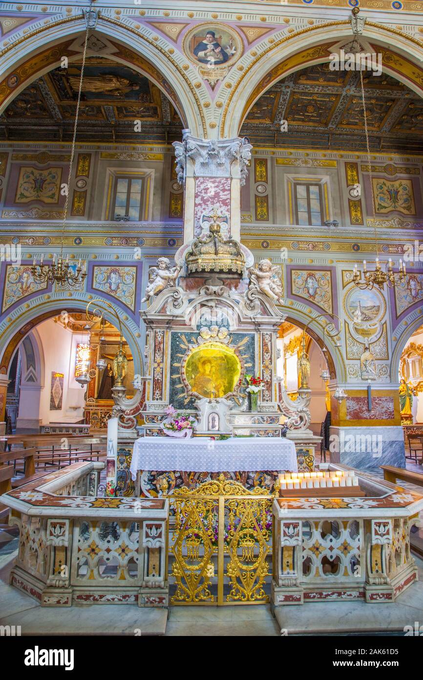 Der hauptaltar der kathedrale hi-res stock photography and images - Alamy