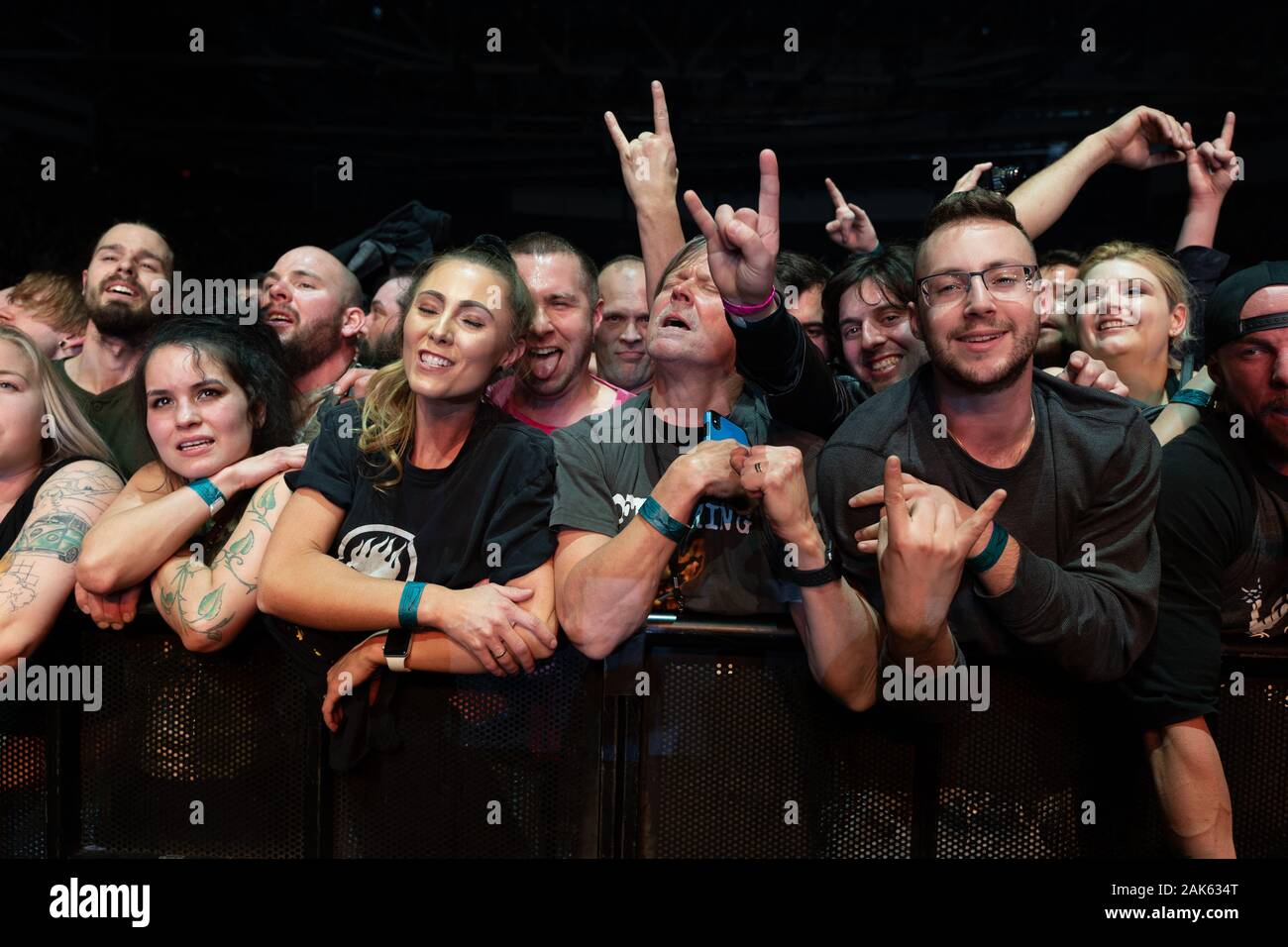 Audience excited concert hi-res stock photography and images - Alamy