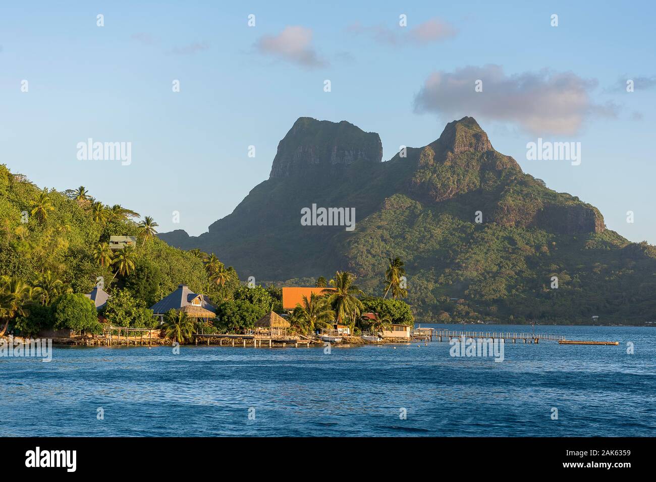 Harbour of Faanui in front of the Mont Otemanu volcano, Faanui, Bora ...
