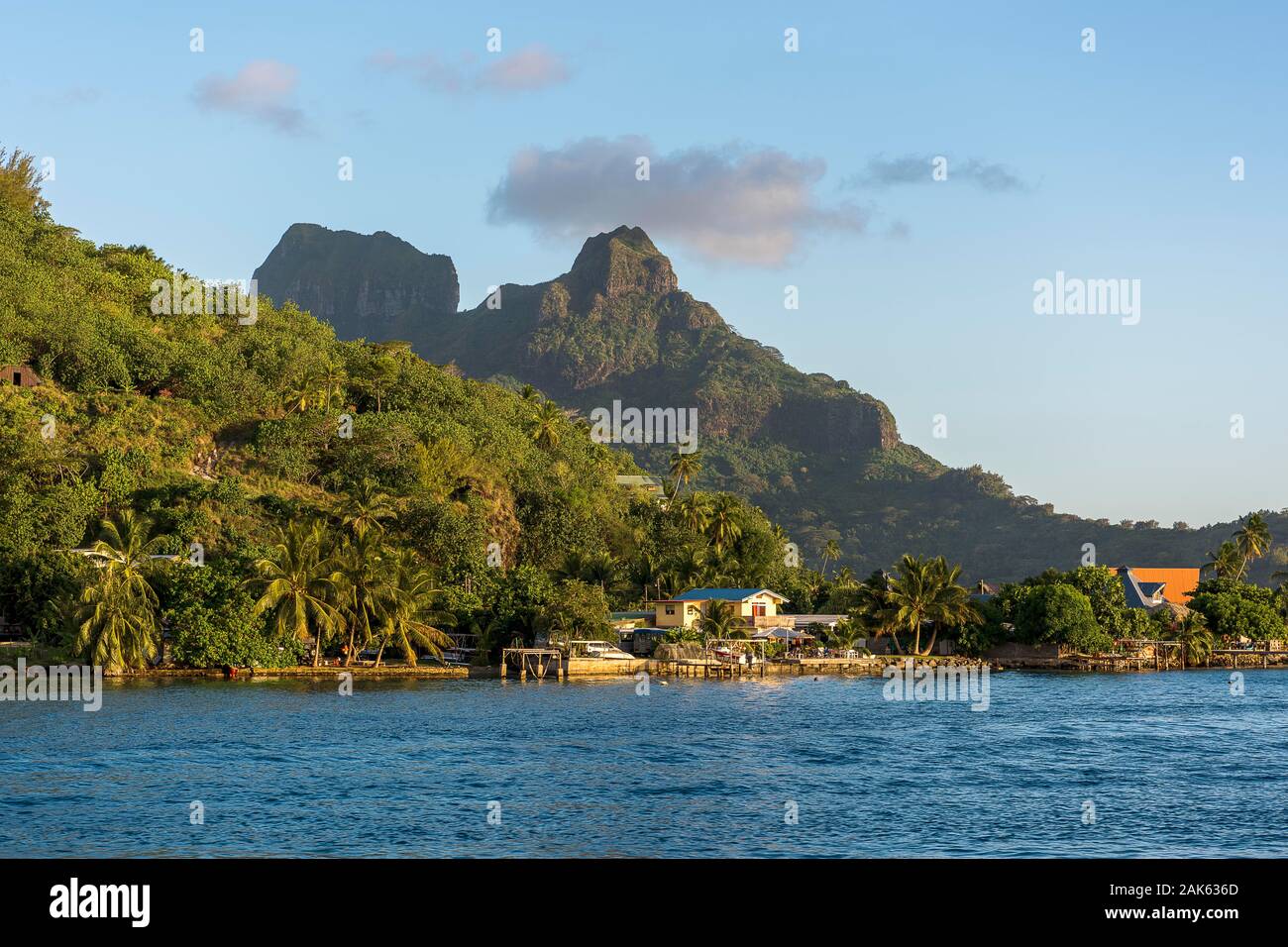 Settlement in lagoon off volcano Mont Otemanu, Faanui, Bora Bora ...