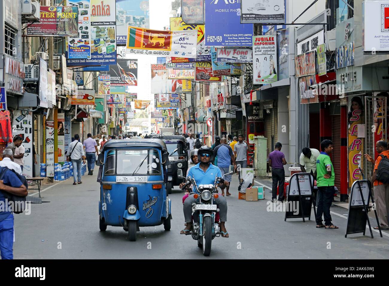 Colombo: 2nd Cross Street, belebte Einkaufsstrasse im Altstadtviertel ...