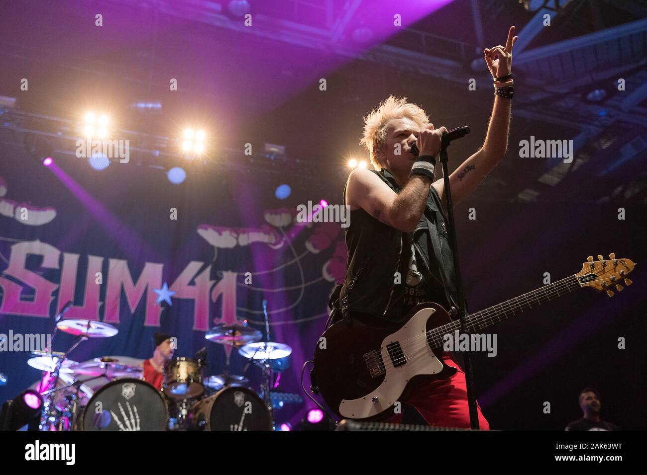 Sum 41 Guitarist High Resolution Stock Photography and Images - Alamy