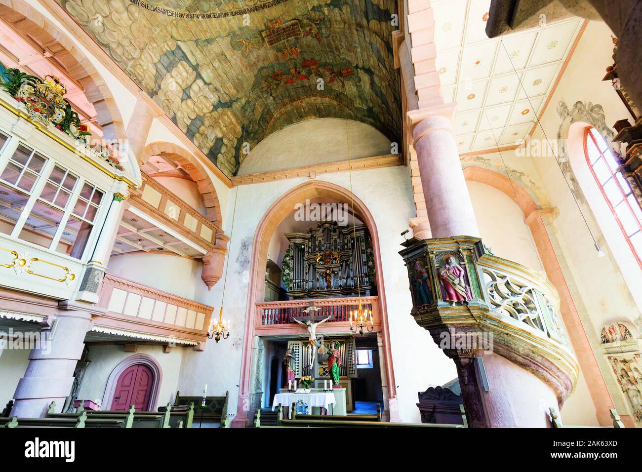 Ostheim: Innenansicht der Stadtkirche St. Michael, Rhoen | usage ...