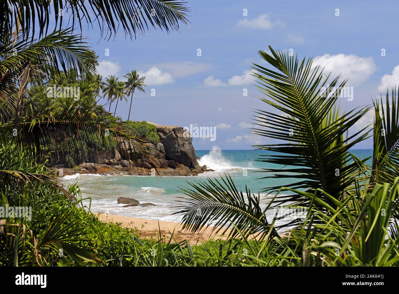 Kalutara: Badebucht an der Kalutara Beach, Sri Lanka | usage worldwide ...