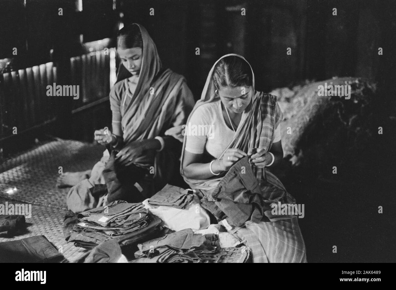 12-4-1 Kathira Weaving Project Stock Photo - Alamy