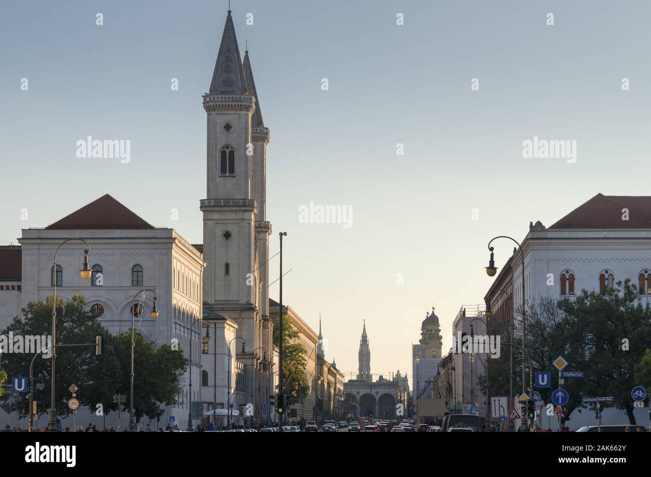 Stadtteil Schwabing: Pfarr- und Universitaetskirche St. Ludwig in der ... Stadtteil Schwabing: Pfarr- und Universitaetskirche St. Ludwig in der ...