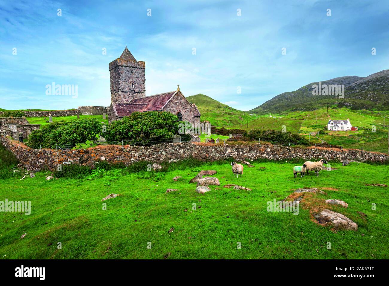 Isle of Harris: St Clement’s Church in Rodel, Schottland | usage ...