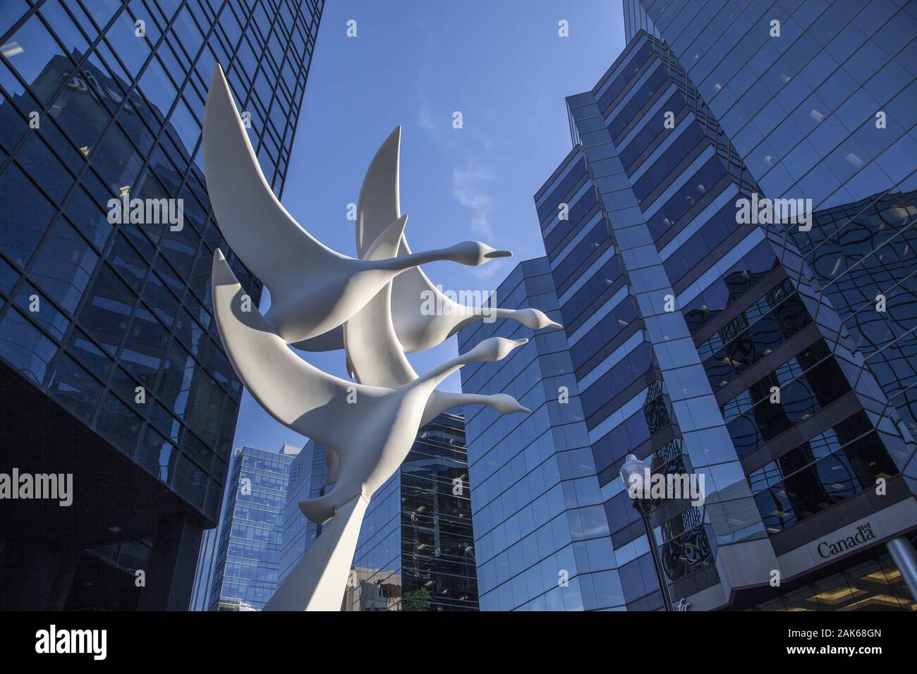 Saskatchewan: Regina, "Western Spirit", Kanada-Gaense-Statue vor dem ...
