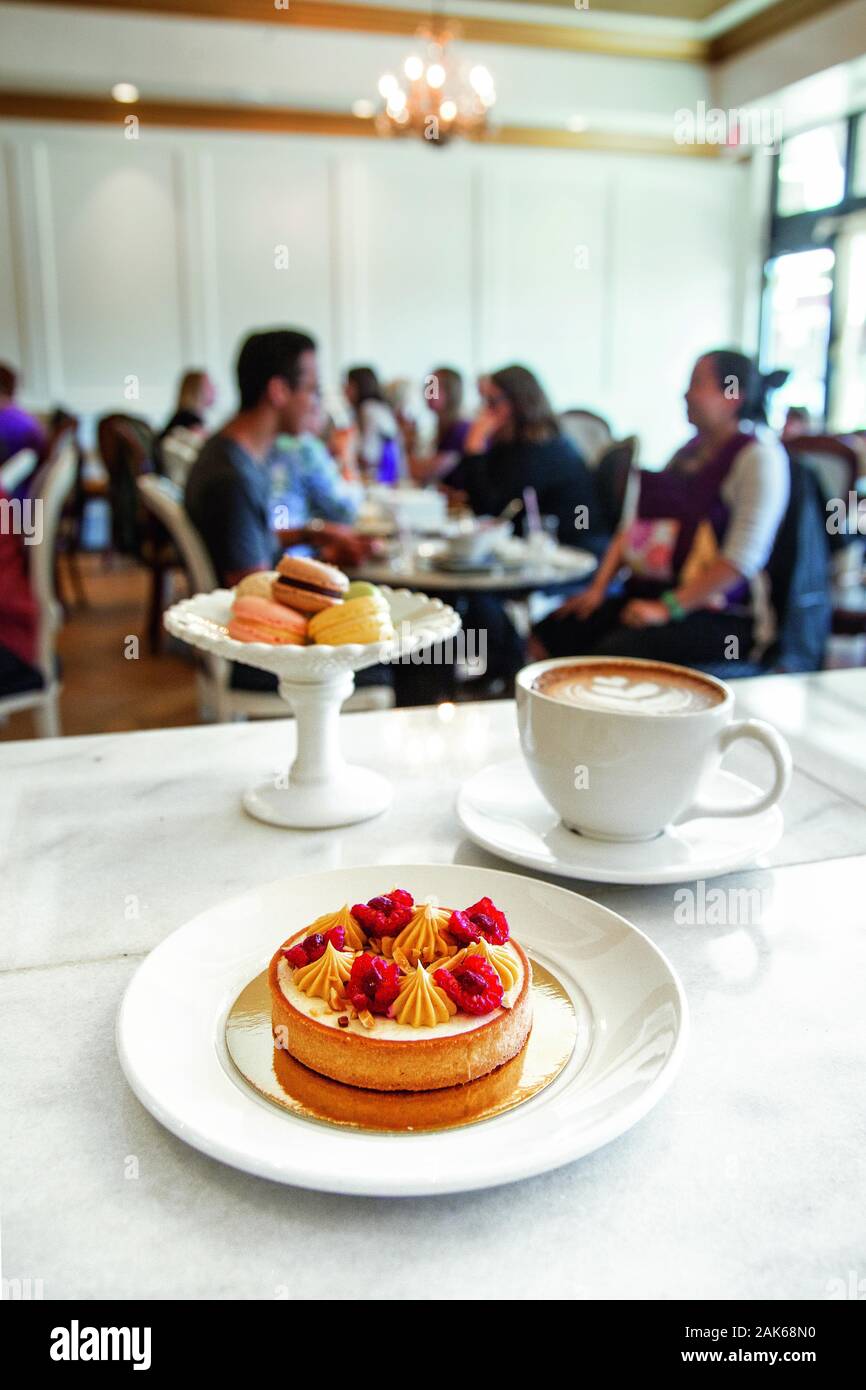 Alberta: Edmonton, Cafe mit eigener Baeckerei "Duchess Bakeshop" in der ...