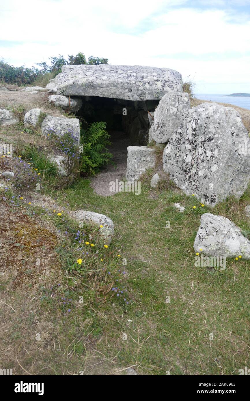 Burial mound ceremony hi-res stock photography and images - Alamy